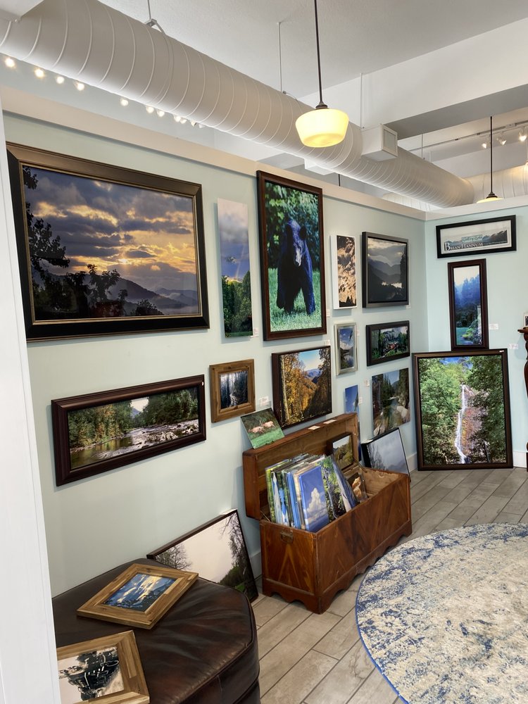 GALLERY ZELLA - Updated July 2024 - 166 Everett St, Bryson City, North ...