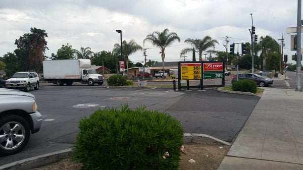 FASTRIP FOOD STORE - Updated September 2025 - 4798 E Clinton Ave ...