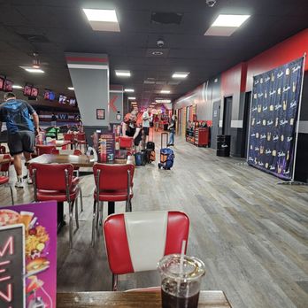 BOWLERO TAMPA BAY - Updated December 2025 - 30 Photos & 23 Reviews ...