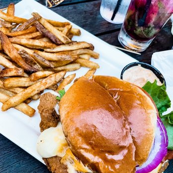 HOLIDAYS PUB & GRILL - Updated December 2025 - 34 Photos & 22 Reviews ...