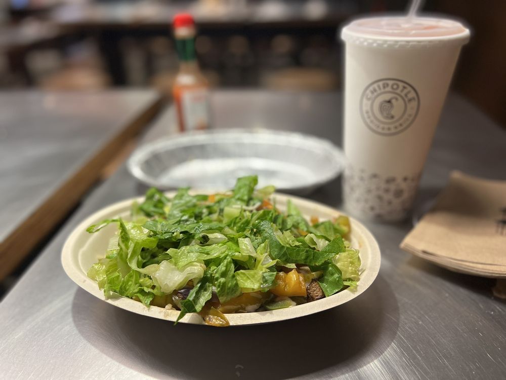 CHIPOTLE MEXICAN GRILL - Updated October 2024 - 165 Photos & 274 ...