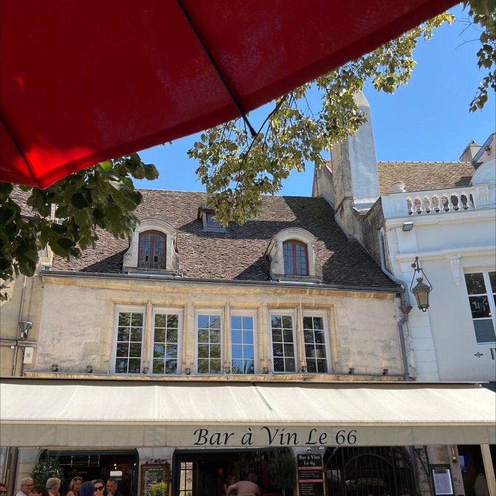 BAR A VIN LE 66 - 32 Pl Carnot, Beaune, Côte-d'Or, France - French ...