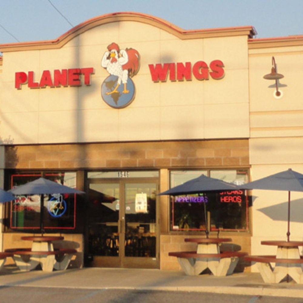 Planet Wings Logo