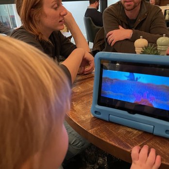 AVANTI WEST COAST FIRST CLASS LOUNGE - Updated October 2025 - 19 Photos ...