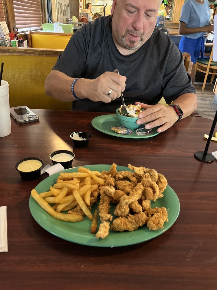 THE FROGHEAD GRILL - Updated March 2025 - 137 Photos & 205 Reviews ...