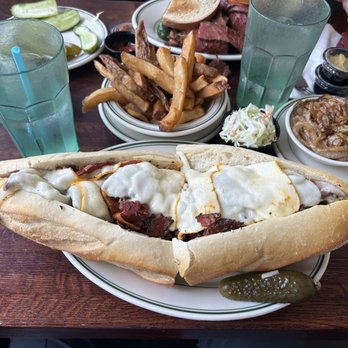 FAMOUS 4TH STREET DELICATESSEN - Updated October 2025 - 1376 Photos ...