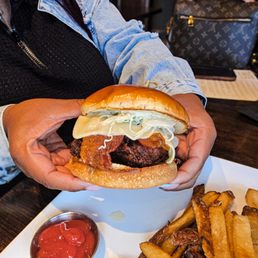 TASTE 222 - Updated October 2025 - 229 Photos & 131 Reviews - 222 N ...