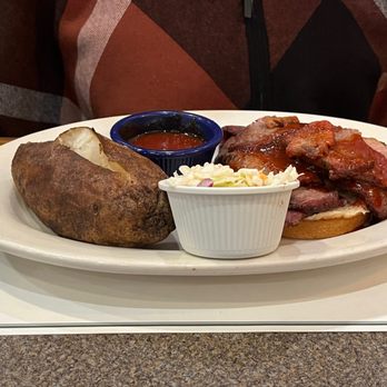 THE ORIGINAL MONTGOMERY INN - Updated January 2025 - 227 Photos & 516 ...