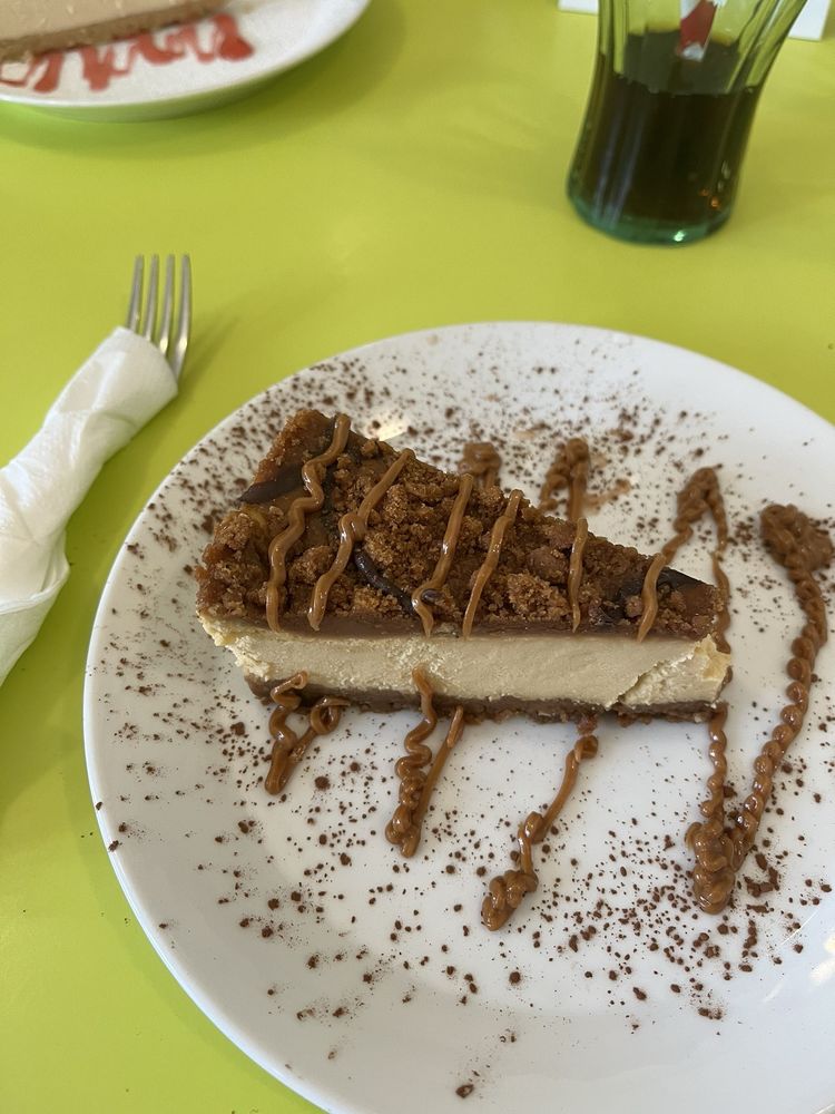 MUSICKER CAFE - Updated December 2025 - 11 High Street, Rothesay ...