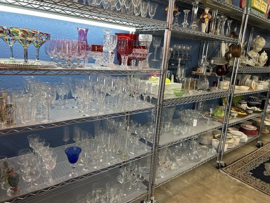 TOP DRAWER - Updated July 2025 - 76 Photos & 98 Reviews - 5312 Airport ...