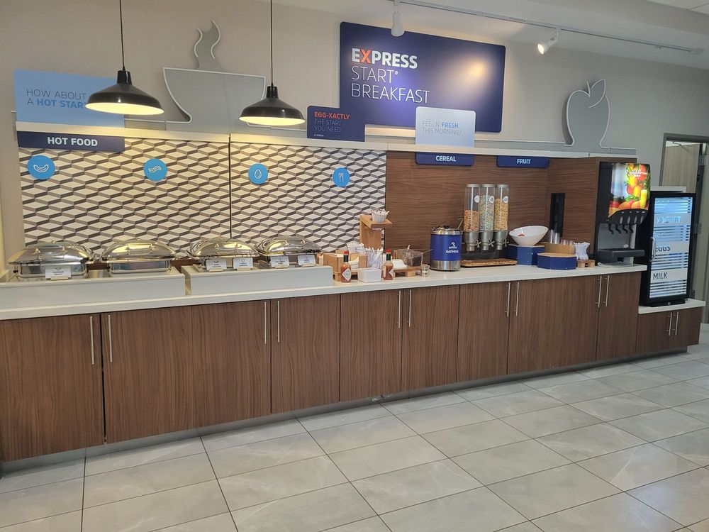 HOLIDAY INN EXPRESS & SUITES DALLAS - PLANO NORTH - Updated October ...