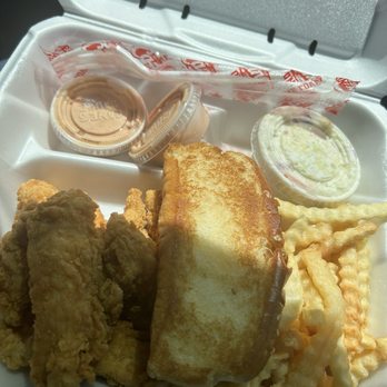 RAISING CANE’S CHICKEN FINGERS - Updated July 2024 - 35 Photos & 34 ...