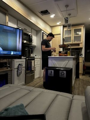 MIKE THOMPSON’S RV SUPER STORE - Updated October 2025 - 215 Photos ...