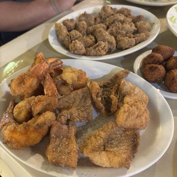 KING’S INN - Updated January 2026 - 157 Photos & 250 Reviews - 1116 E ...