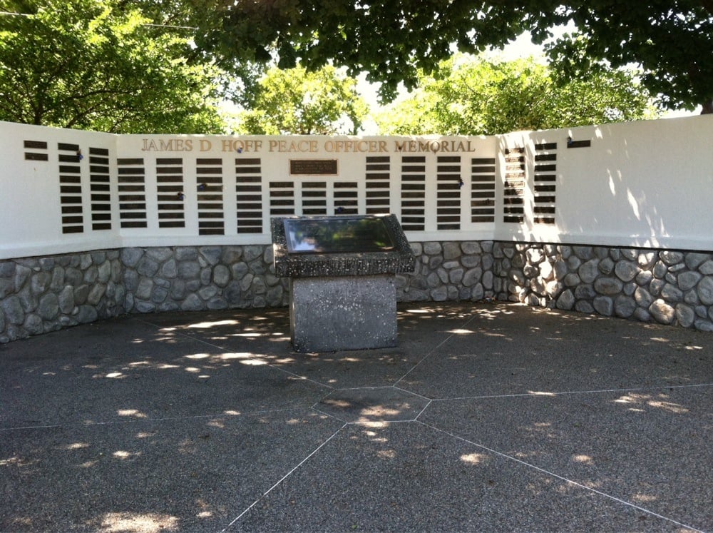 JAMES D. HOFF PEACE OFFICER MEMORIAL - Updated May 2024 - Sparks, Nevada - Landmarks ...