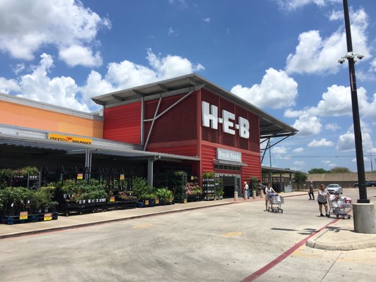 HEB - Updated December 2025 - 909 E Broadway, Cuero, Texas - Grocery ...