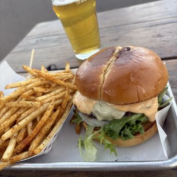 ROYCE - Updated April 2025 - 364 Photos & 257 Reviews - 115 Ridge St ...