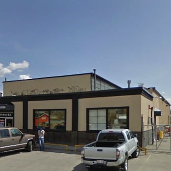 REID’S AUCTION CANADA - Updated January 2026 - 10 Photos - 4646 ...