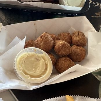 POINTS EAST PUB - Updated January 2026 - 185 Photos & 387 Reviews ...