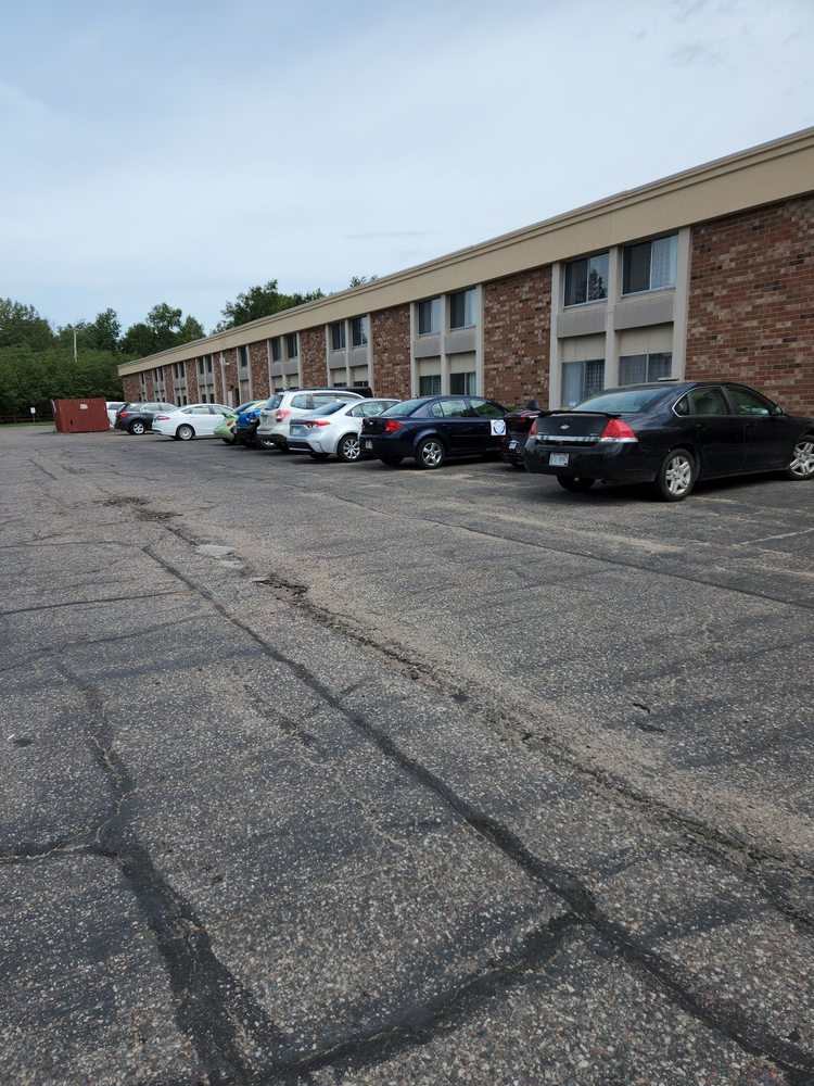 QUALITY INN - Updated October 2025 - 25 Photos & 19 Reviews - 668 West ...