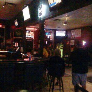 RAZZLE’S - Updated December 2025 - 24 Photos & 78 Reviews - 611 ...