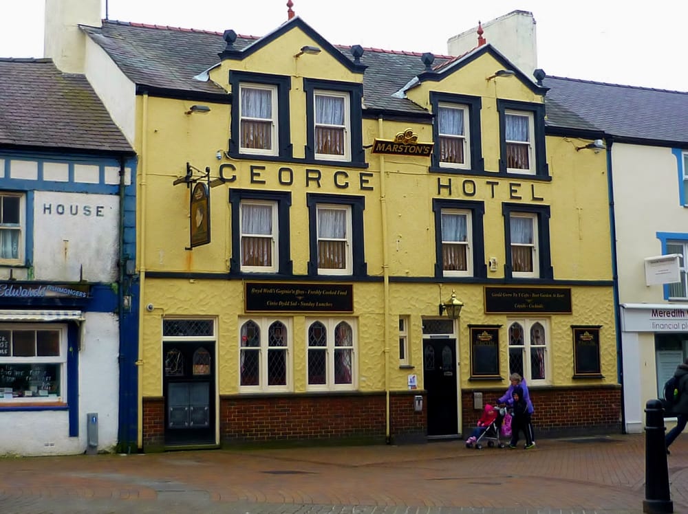THE GEORGE HOTEL - Updated October 2025 - 4 Market Street, Holyhead ...