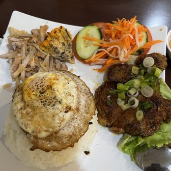 PHO MIDWAY - Updated October 2024 - 251 Photos & 203 Reviews - 17610 ...