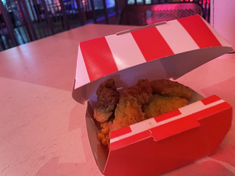 KFC - Updated June 2025 - 35 Photos & 40 Reviews - 100 Universal City ...