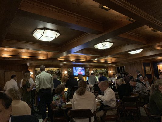 DEER PATH INN - 260 Photos & 180 Reviews - 255 E Illinois Rd, Lake ...