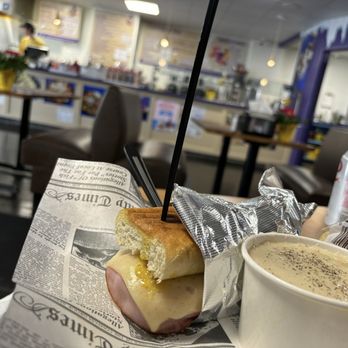 YETI FROZEN YOGURT & CAFE - Updated December 2025 - 47 Photos & 59 ...