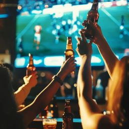 TOPSIDE TAVERN - Updated April 2025 - 86 Photos & 27 Reviews - 10 S ...