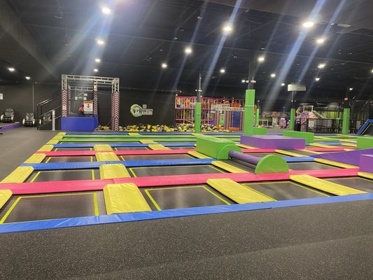 FUN CITY TRAMPOLINE PARK - Updated December 2025 - 22 Photos - 1277 ...