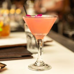 HUBBARD INN - Updated October 2025 - 547 Photos & 293 Reviews - 110 W ...