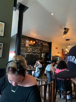 THE LOCAL TABLE AND TAP - Updated July 2024 - 145 Photos & 173 Reviews ...