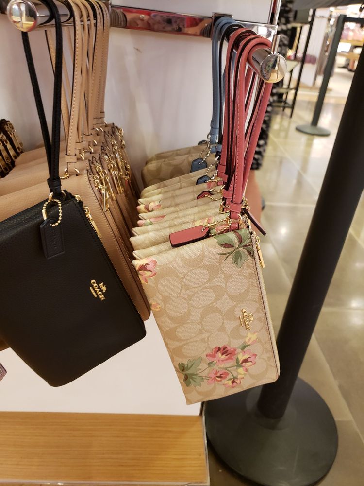 COACH FACTORY OUTLET - 49 Photos & 42 Reviews - 1800 Sawgrass Mills Cir ...