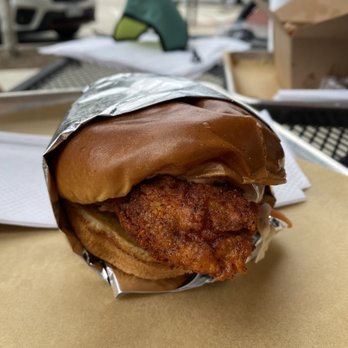 MAIN BIRD HOT CHICKEN - SUGAR LAND - Updated August 2024 - 46 Photos ...