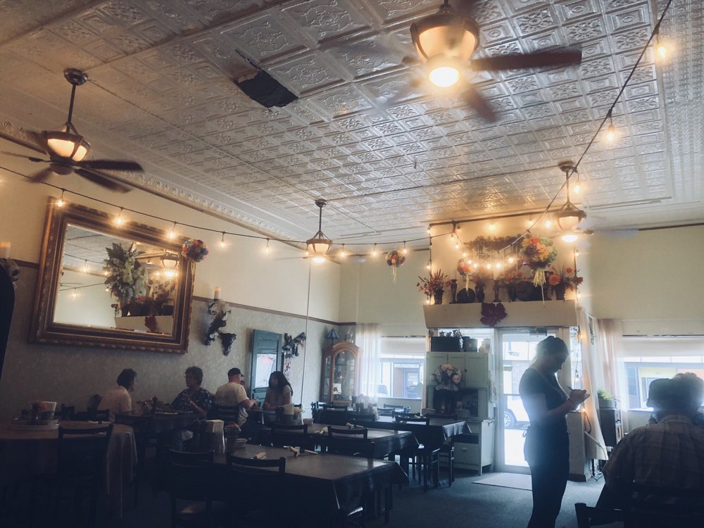 THE JOSEPH CAFÉ WITH IRON HORSE SALOON AND CASINO - Updated January ...