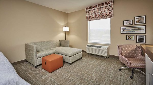 HAMPTON INN & SUITES ROSEBURG - 101 Photos & 44 Reviews - 1620 NW ...