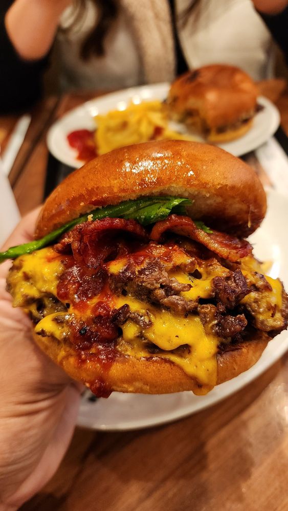 SHOGUN BURGER SHINJYUKU - Updated July 2024 - 84 Photos & 27 Reviews ...