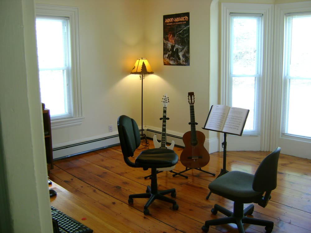 CARRIAGE TOWN MUSIC - Updated February 2025 - 184 Elm St, Amesbury ...