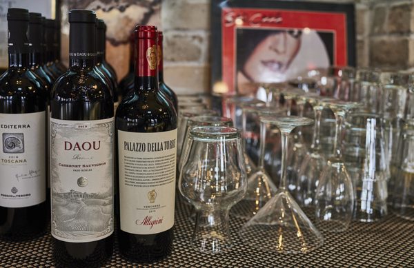 PISA LISA - Updated February 2025 - 97 Photos & 152 Reviews - 6657 ...