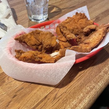 HOOTERVILLE INN - Updated December 2025 - 17 Photos & 43 Reviews ...