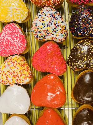 MASTER HOMEMADE DONUTS - 38 Photos & 41 Reviews - 6689 Post Rd, North ...