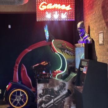 TOPPERS PIZZA PLACE - Updated March 2025 - 400 Photos & 681 Reviews ...