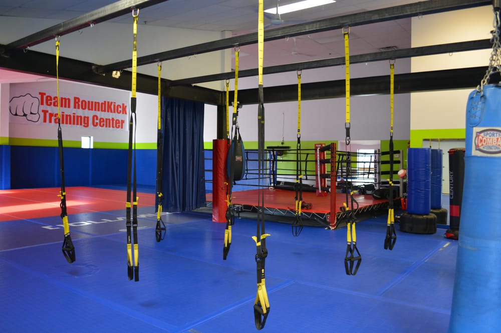 ROUNDKICK GYM - Updated May 2025 - 10 Photos - 4421 112th St, Urbandale ...