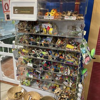 PREUSS PETS - Updated December 2025 - 97 Photos & 92 Reviews - 1127 N ...