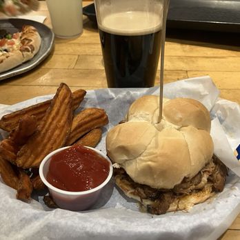 BREWVIES CINEMA PUB - Updated December 2025 - 71 Photos & 334 Reviews ...