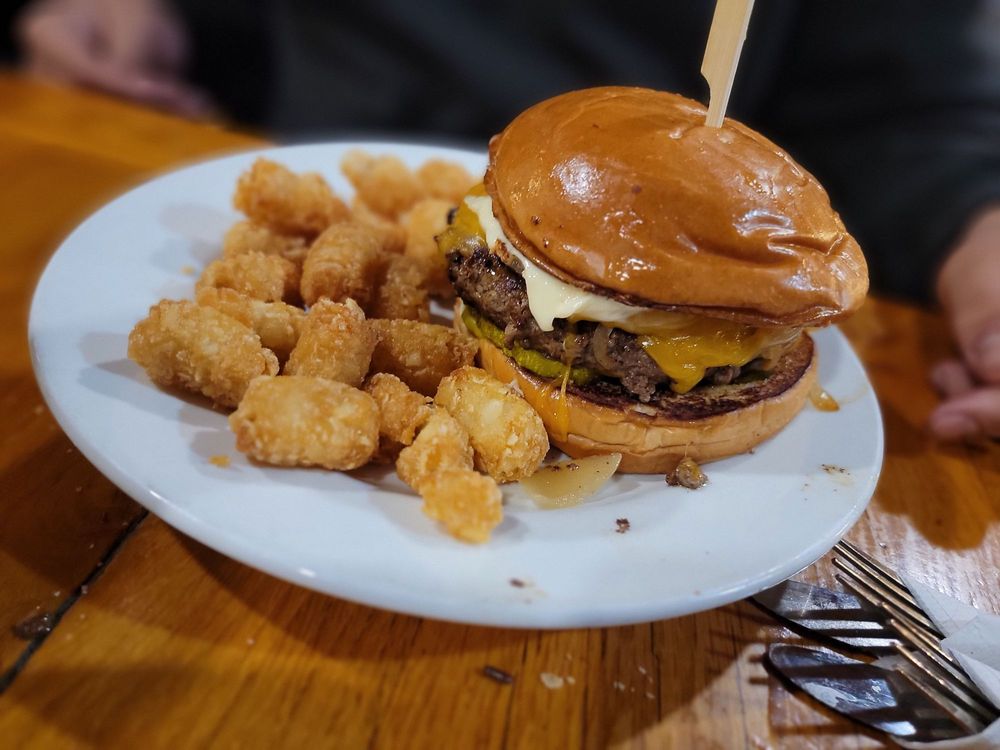 HAMBURGER FACTORY FAMILY RESTAURANT - Updated January 2026 - 782 Photos ...