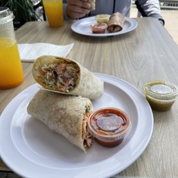 HOWDY’S SONRISA CAFE - 192 Photos & 193 Reviews - 23401 Civic Center ...