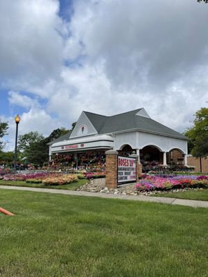 FLOWERAMA - MIDDLEBURG HEIGHTS - Updated December 2025 - 57 Photos & 19 ...